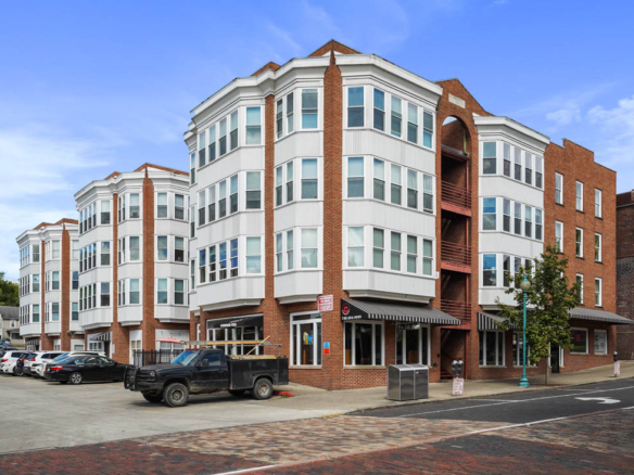 Courtside Apartments – Cornwell Properties – Athens Ohio – University ...